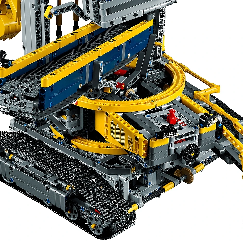 LEGO® Bucket Wheel Excavator | Mall of America®