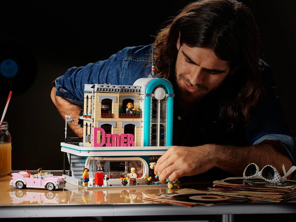 LEGO® Downtown Diner | Mall of America®