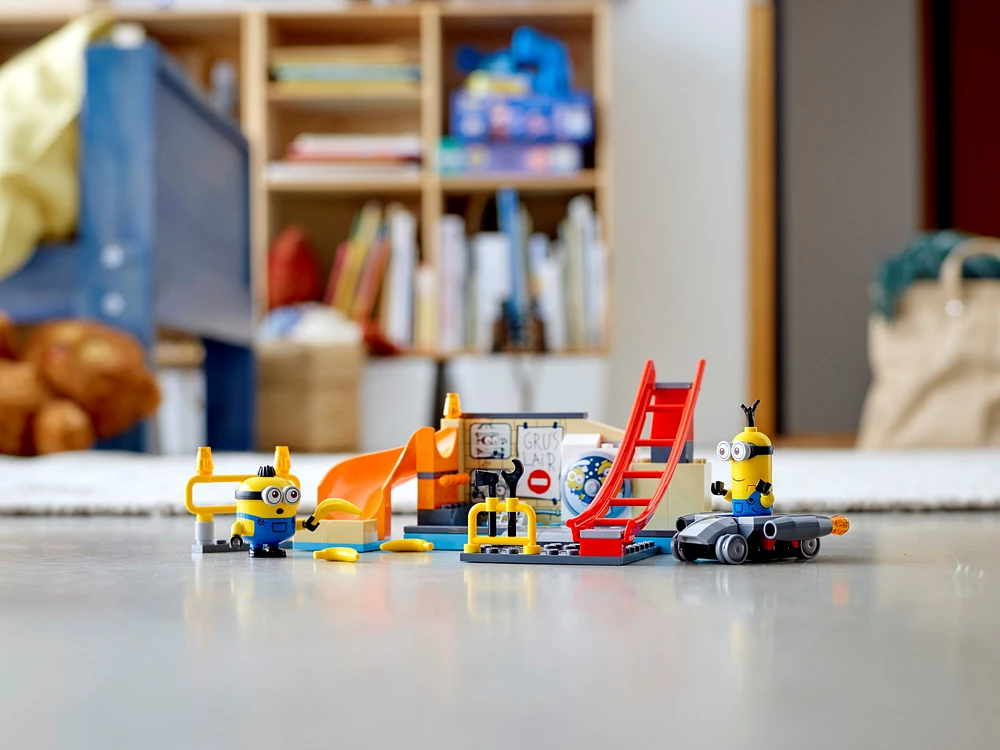 LEGO® Minions in Gru's Lab | Mall of America®