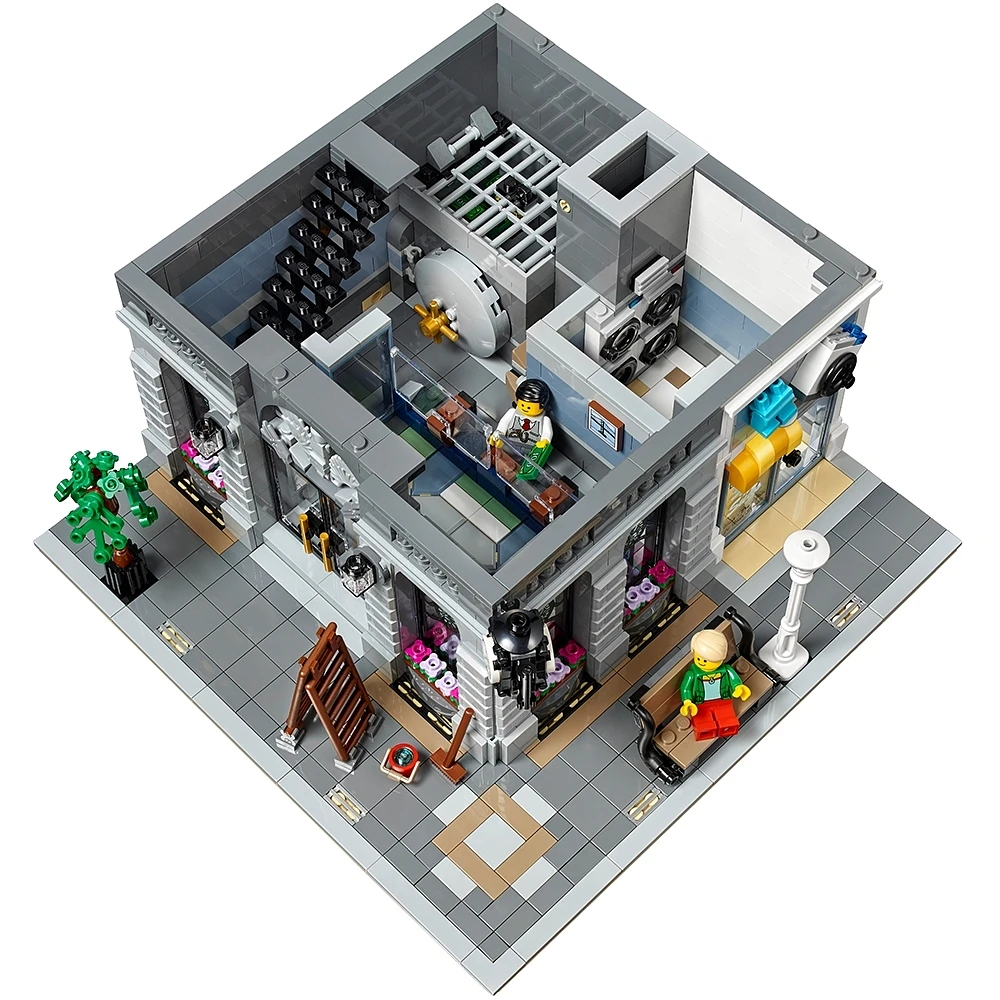 LEGO® Brick Bank | Mall of America®