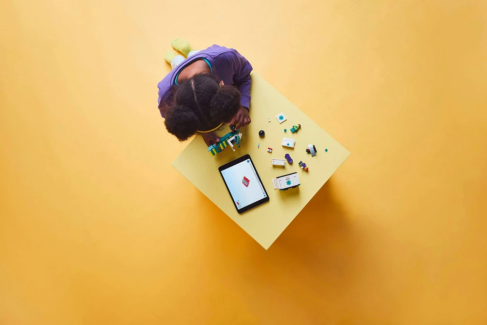 LEGO® Emergency Ambulance | Mall of America®