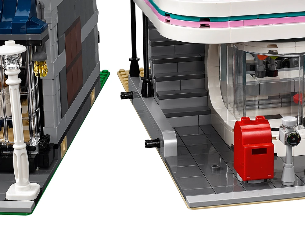 LEGO® Downtown Diner | Mall of America®