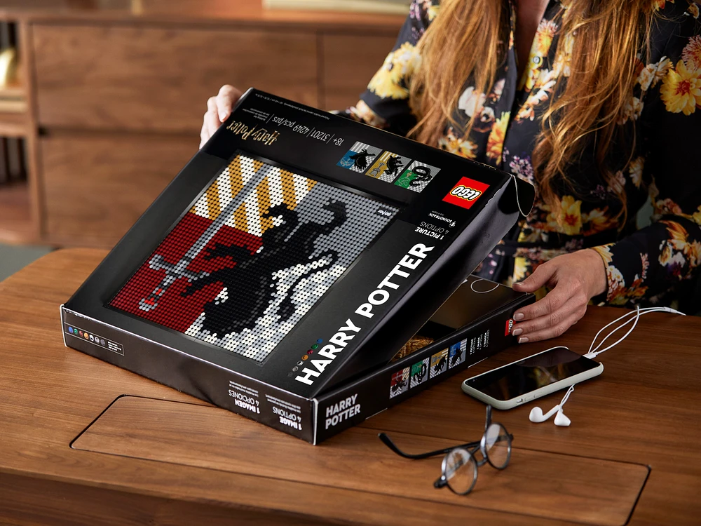 LEGO® Harry Potter™ Hogwarts™ Crests | Mall of America®