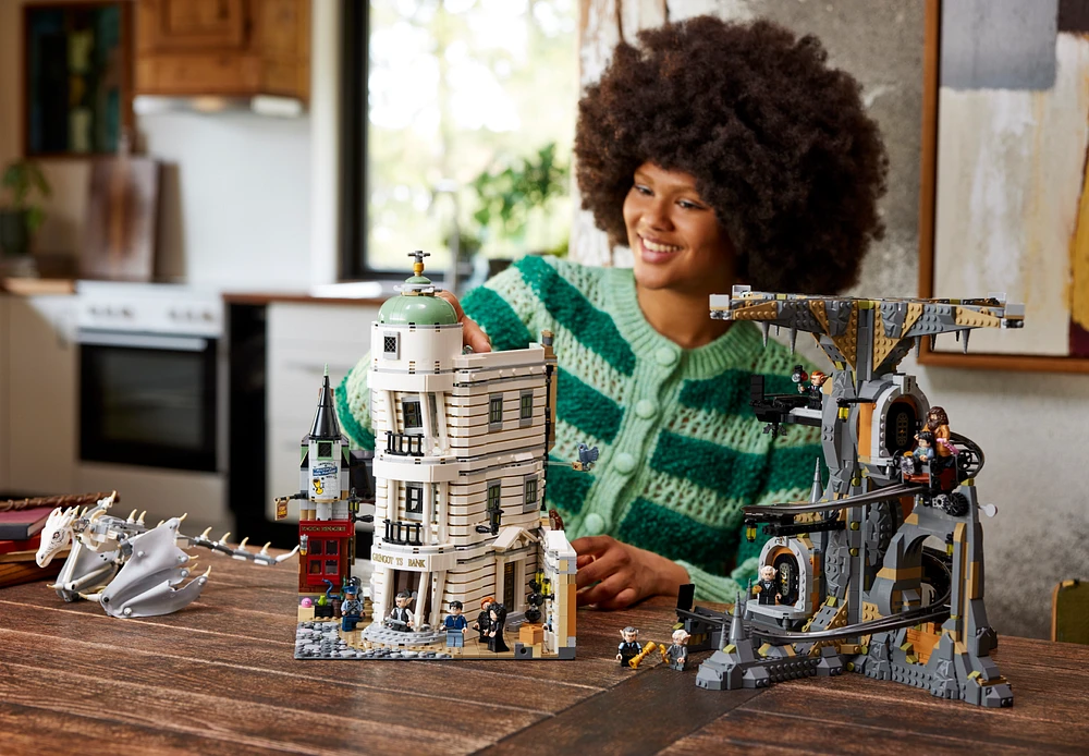 LEGO® Gringotts™ Wizarding Bank – Collectors' Edition | Mall of America®