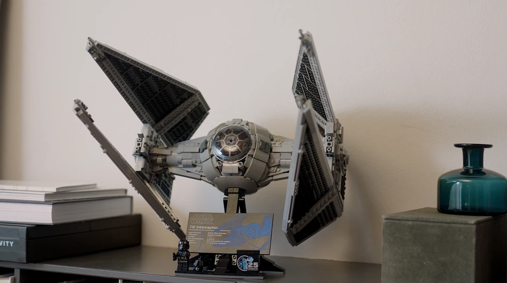 LEGO® TIE Interceptor™ | Mall of America®