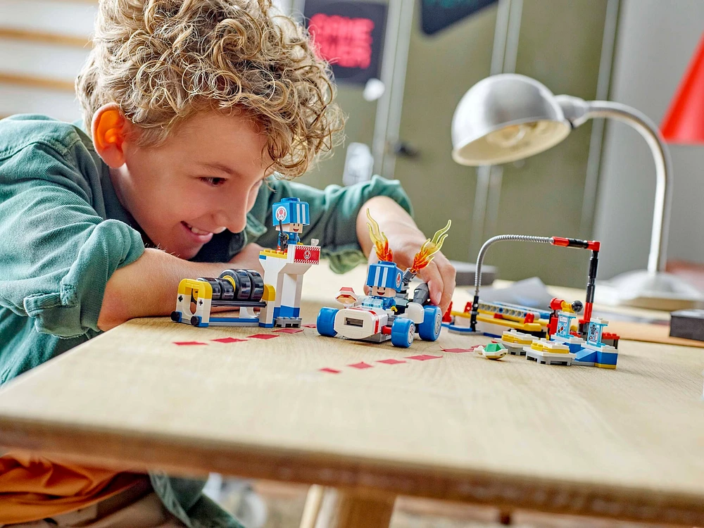 LEGO® Mario Kart™ – Toad's Garage | Mall of America®