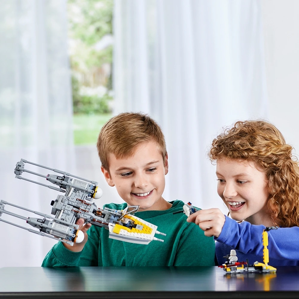 LEGO® Y-Wing Starfighter™ | Mall of America®