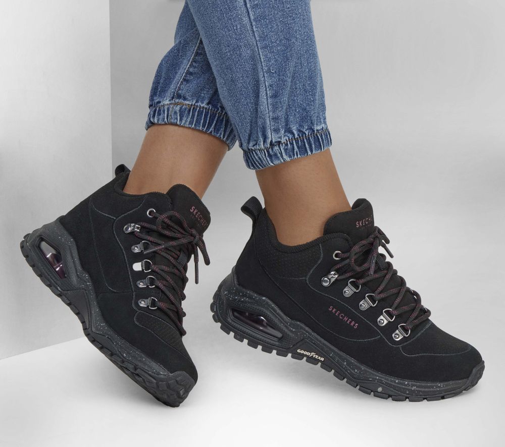 Skechers Uno Trail - Outdoor Stroll | Mall of America®