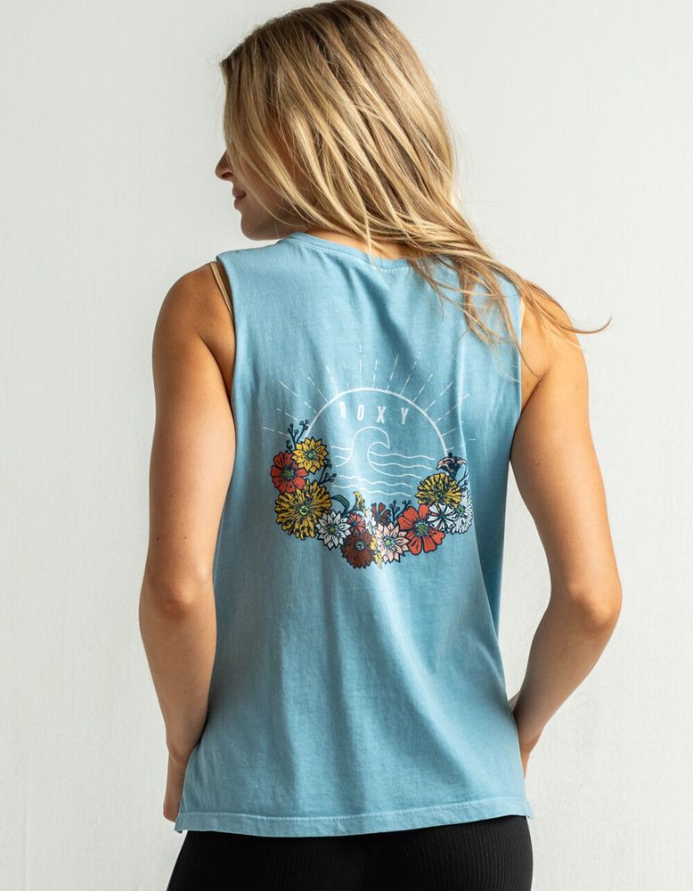 ROXY Wild Wave Tank | CoolSprings Galleria